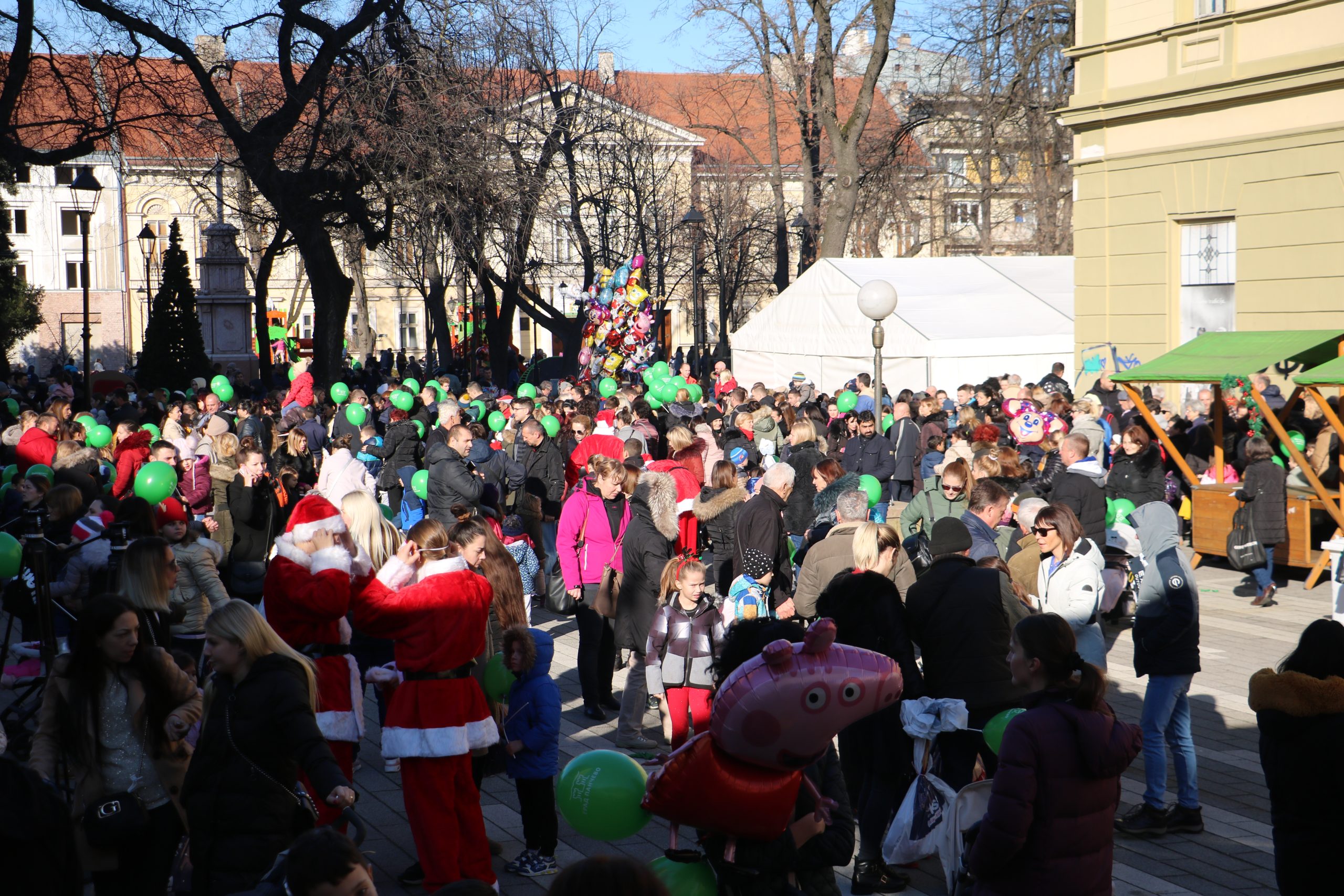 SLIKE GOVORE VIŠE OD REČI Pančevo danas najlepše okićen grad! Prenosimo ...